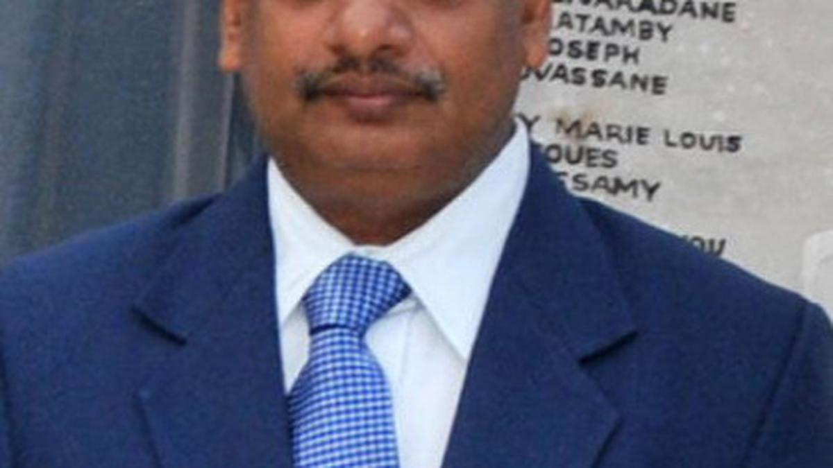 Sundaravadivelu, new Puducherry Collector - The Hindu