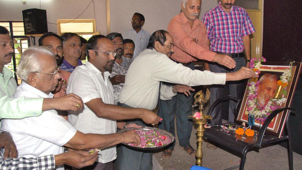 Rich tributes paid to Ananthamurthy - The Hindu