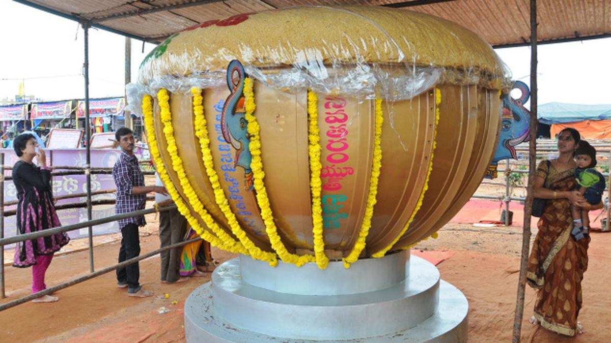 Biggest laddu for the‘biggest’ Ganesha - The Hindu