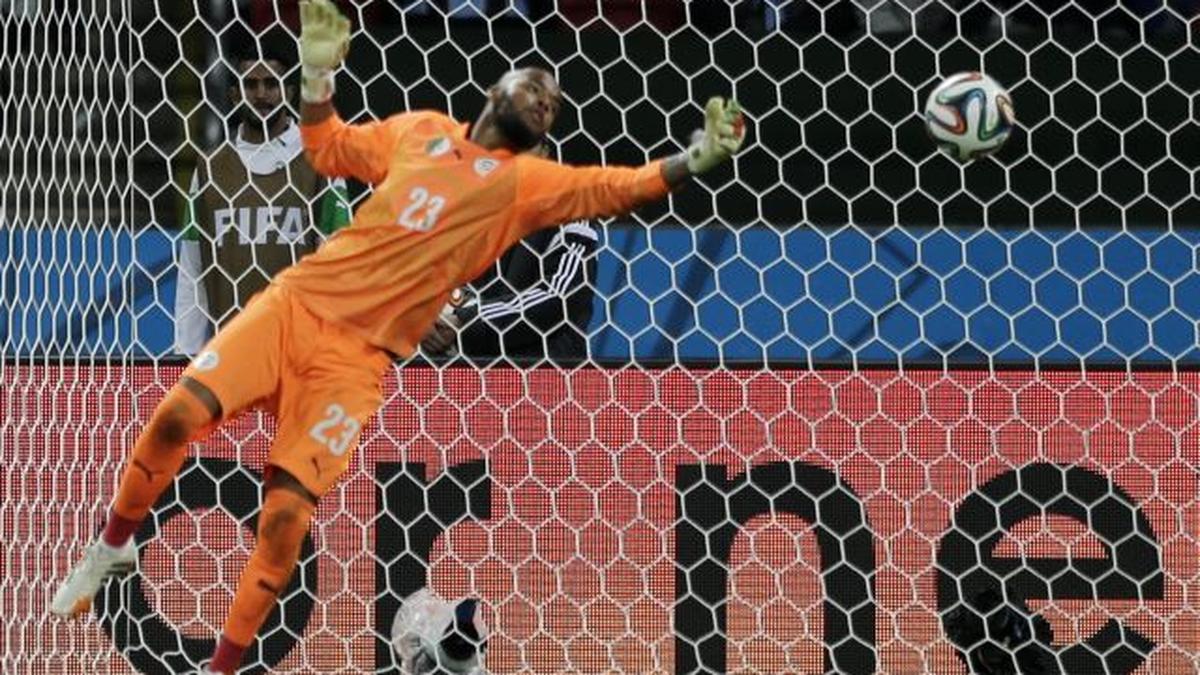 Goalkeeper shines for Algeria in World Cup loss - The Hindu