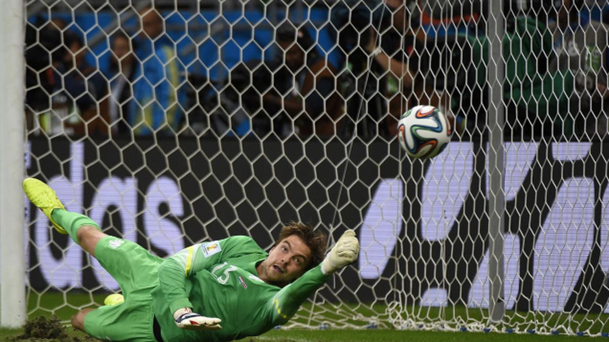 Super-sub keeper puts Dutch in World Cup semis - The Hindu