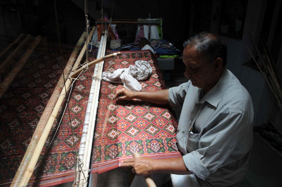 The making of Patola - The Hindu