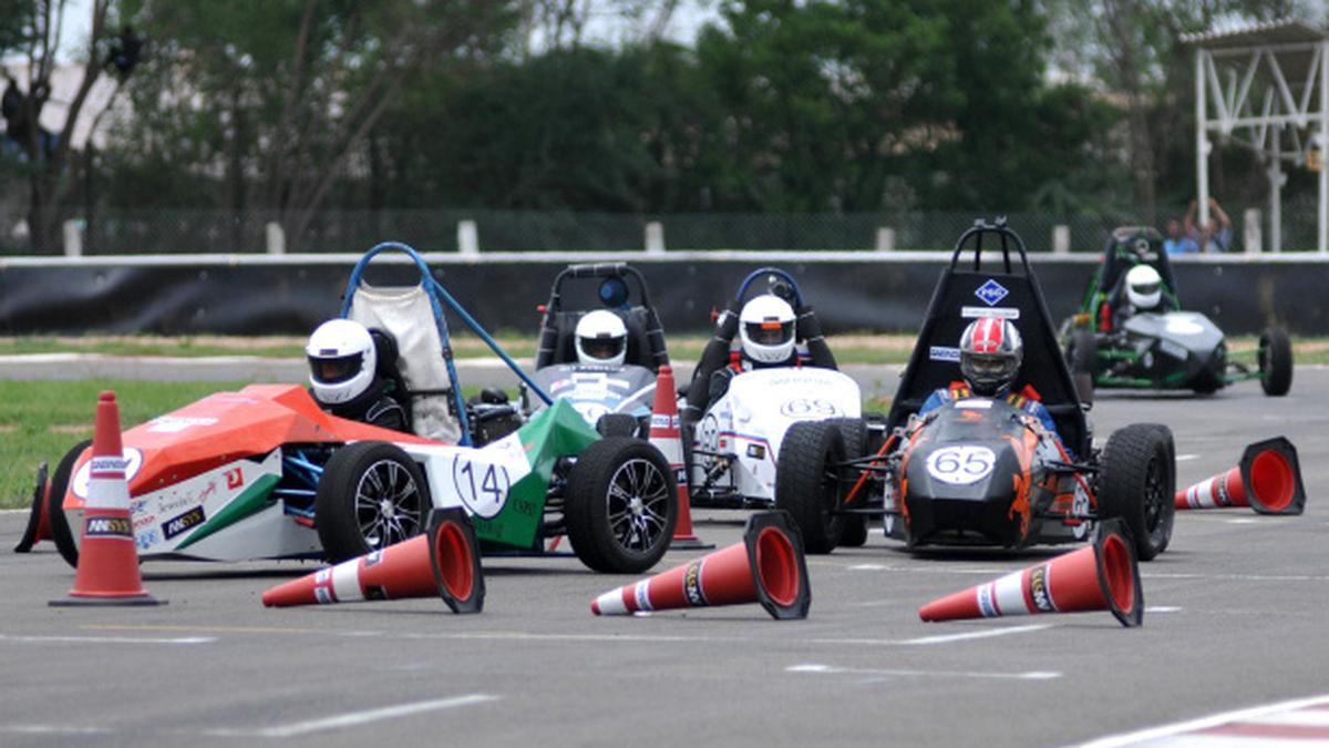 Budding engineers battle it out on race track - The Hindu