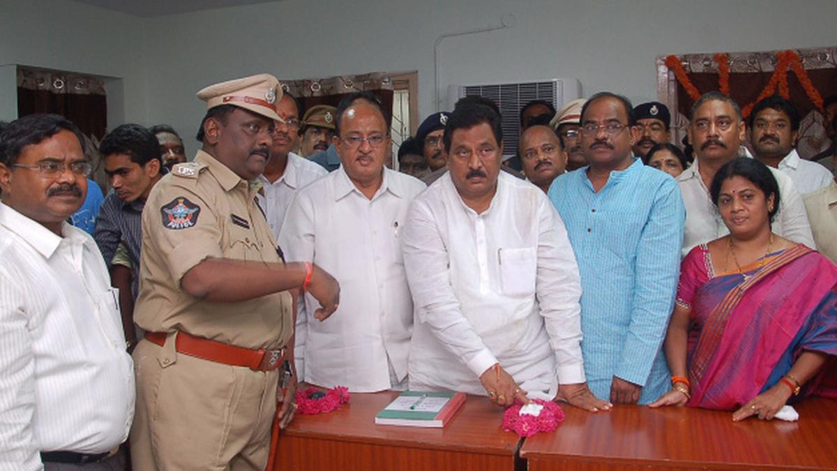 Dial 119 to get ‘Suraksha’, Home Minister tells girls - The Hindu