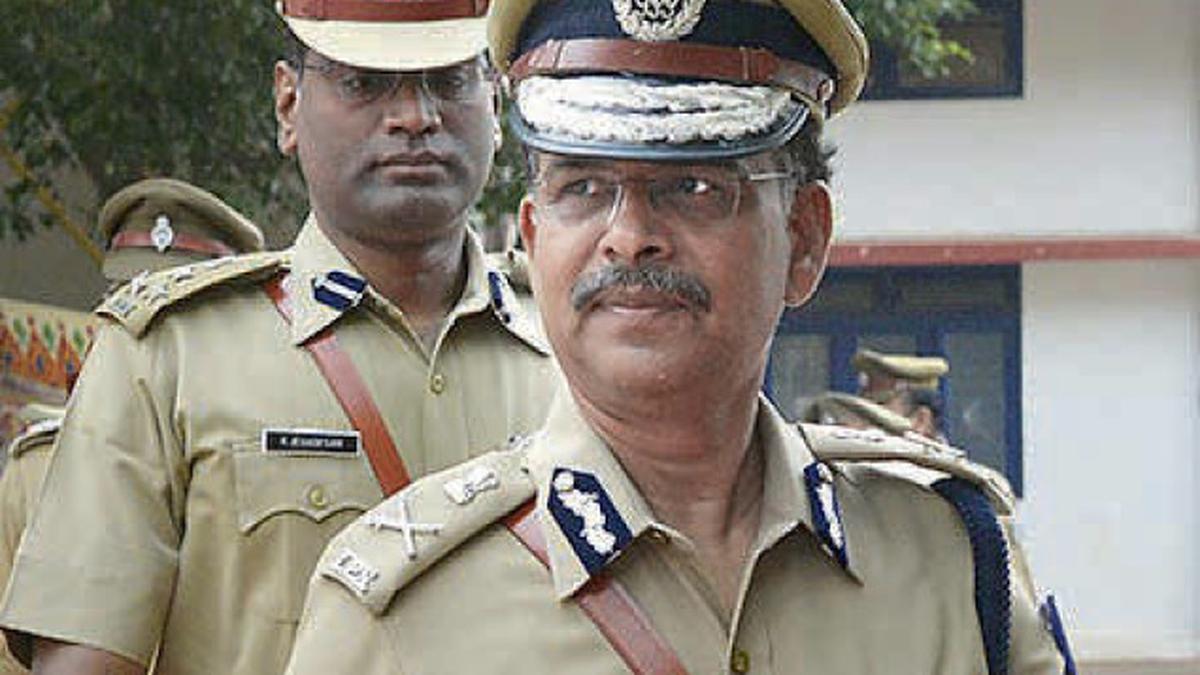Warm farewell to DGP Kamaraj - The Hindu