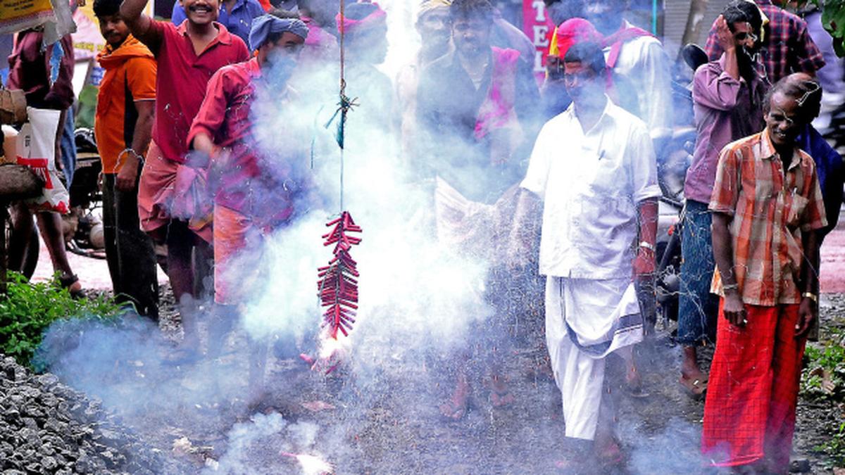 Order brings relief to head-load workers - The Hindu