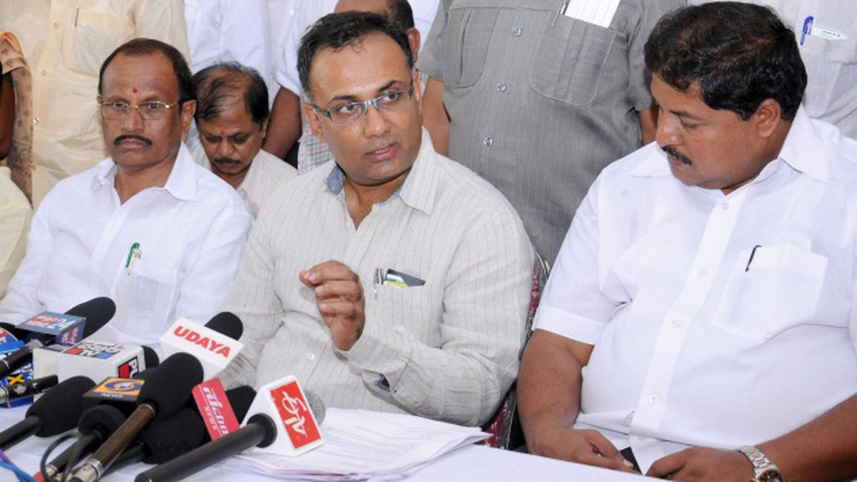 No hereditary ownership of new PDS outlets in Karnataka: Minister - The ...