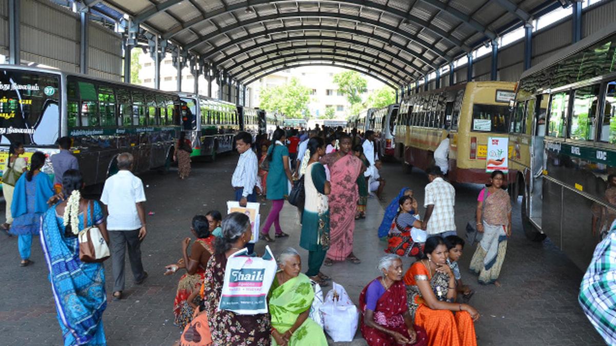 Chathiram bus stand has no space for amenities - The Hindu