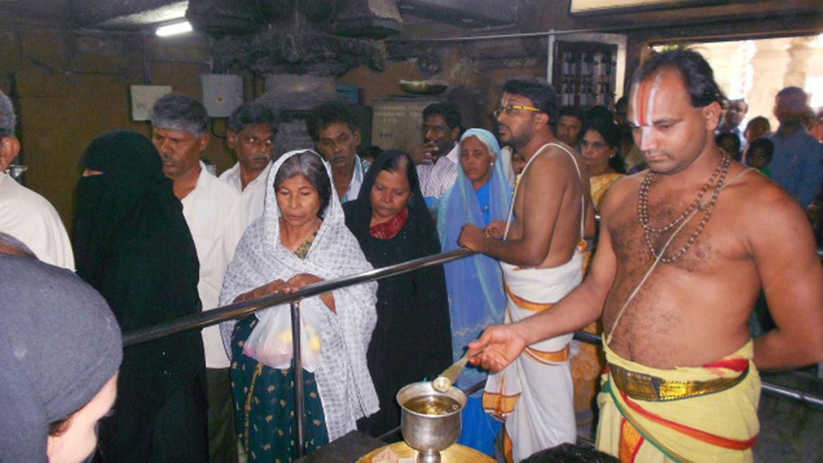 Muslims offer prayers at this temple - The Hindu