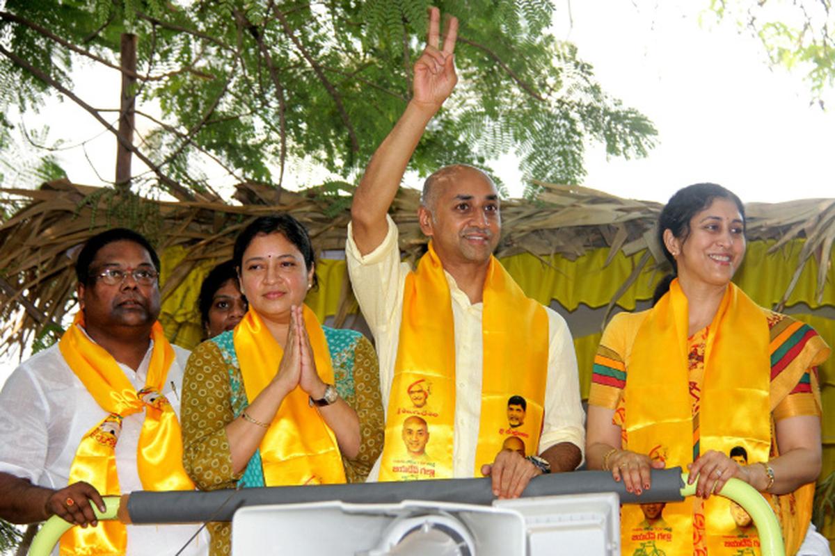 Jayadev for development plank - The Hindu