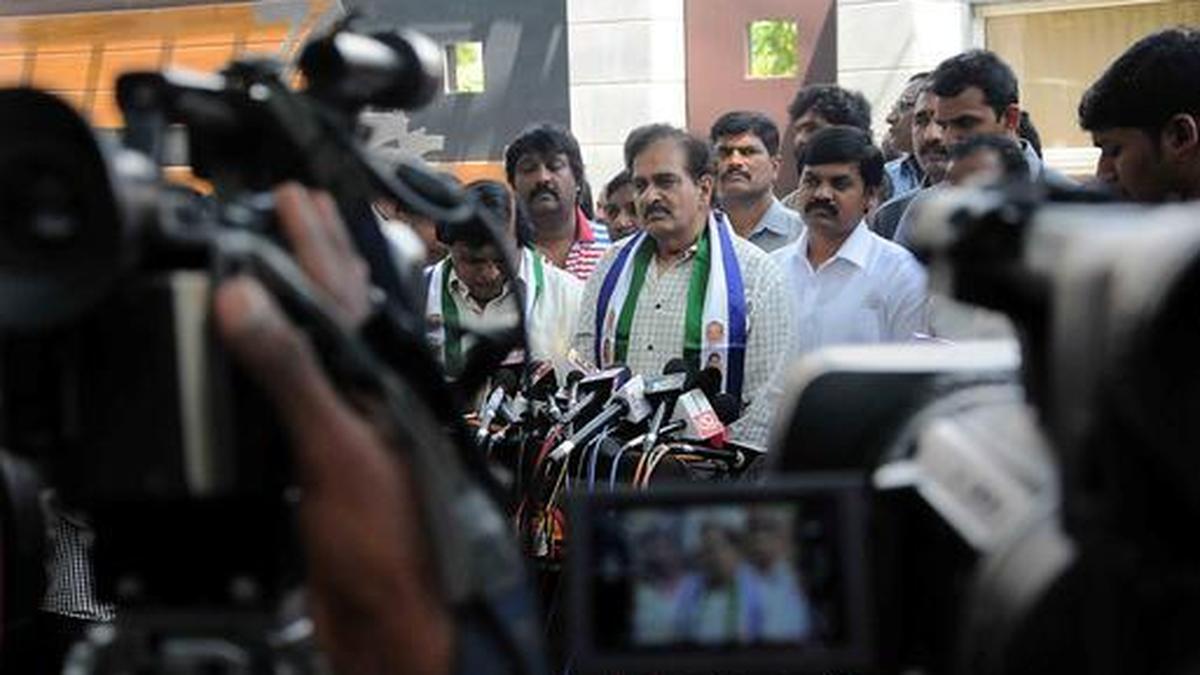 Former AP DGP Dinesh Reddy joins YSR Congress - The Hindu