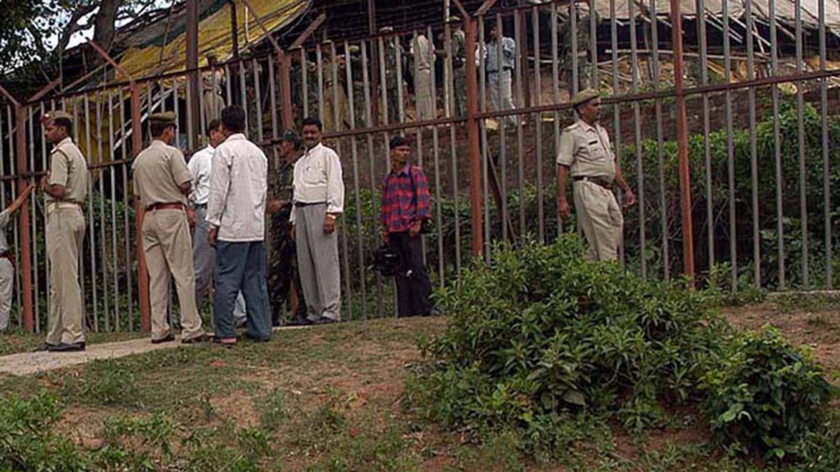 BJP promise on temple a gimmick, say Ayodhya seers - The Hindu