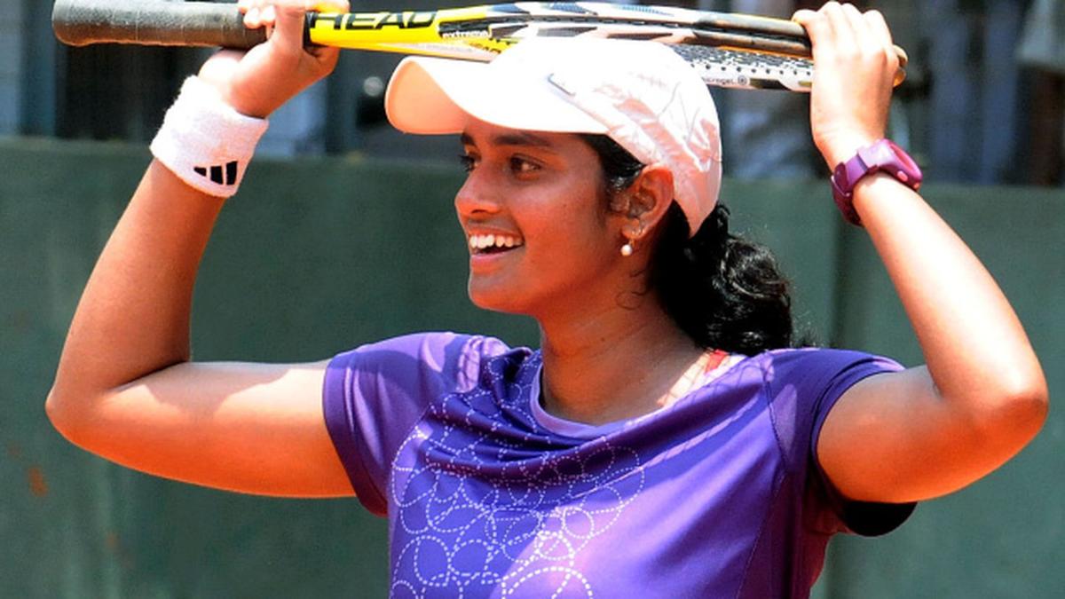 ITF women’s championship: Rishika fights her way past Swetha - The Hindu