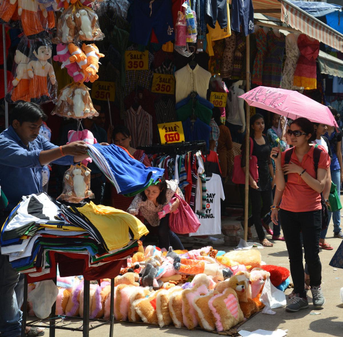 A shopaholic’s guide to Sarojini Nagar market - The Hindu
