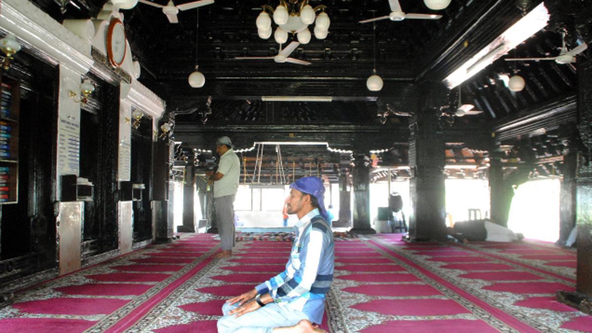 Etched in wood, Masjid is an oasis of peace - The Hindu