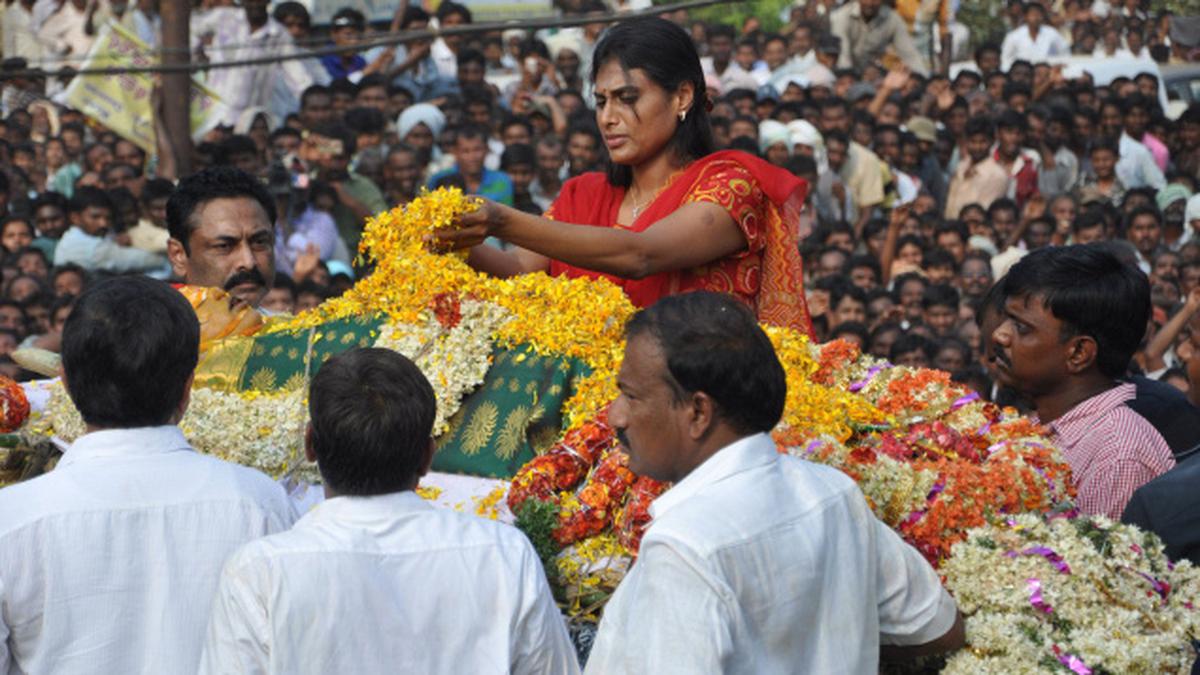 Allagadda comes to a standstill - The Hindu