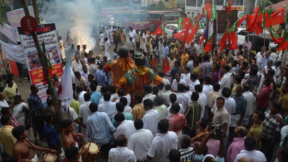 GCDA takes over Mattancherry BOT bridge - The Hindu