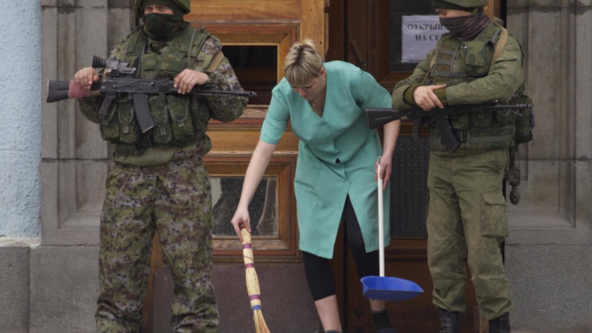 Russian forces in total control of Crimea - The Hindu