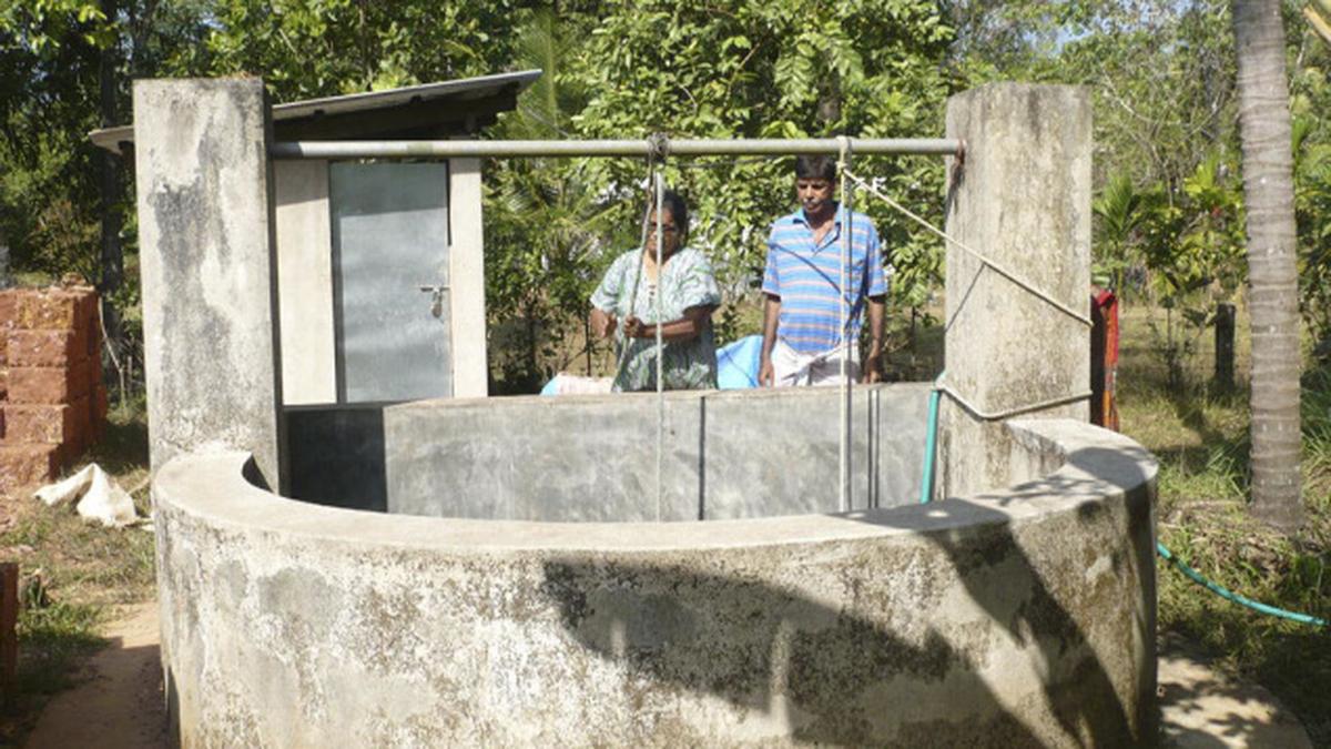 Bidding adieu to borewells, Kashipatna embraces open wells - The Hindu