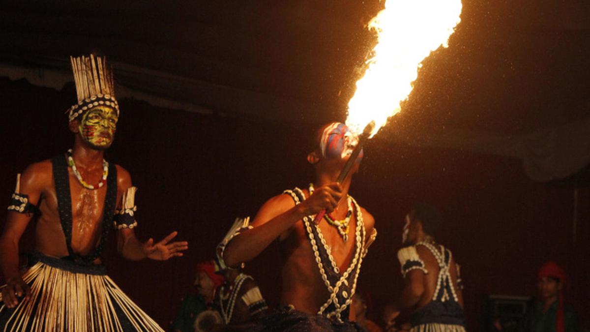 Dastkar Mela draws huge crowds - The Hindu
