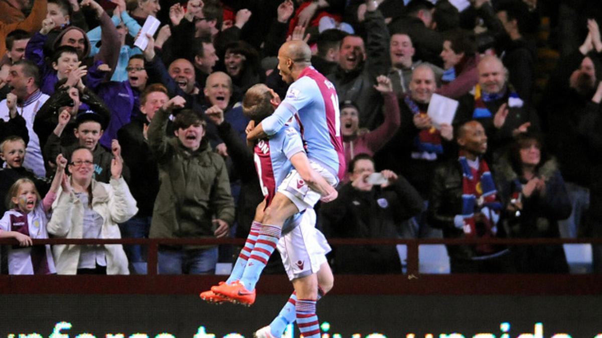 Chelsea loss throws open Premier League title race - The Hindu