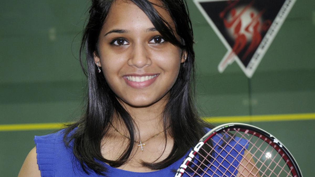 Axis Bank told to pay Dipika Rs. 5 lakh for faulty service - The Hindu