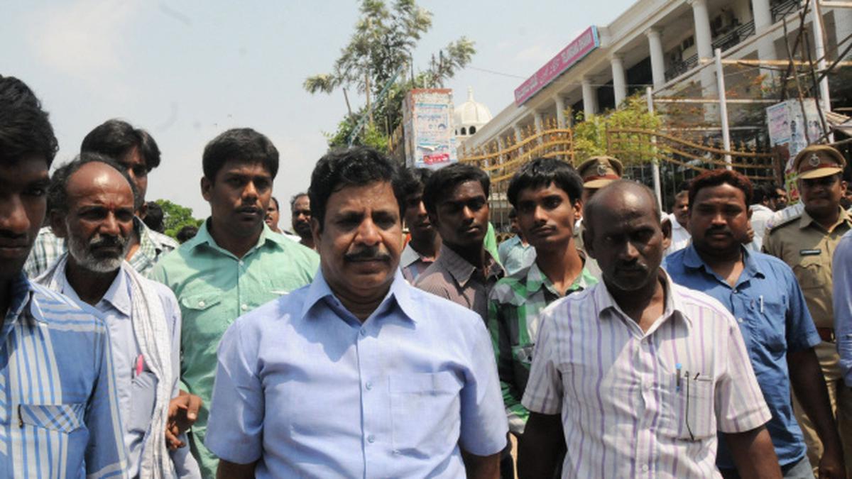 Cheruku Sudhakar quits TRS - The Hindu