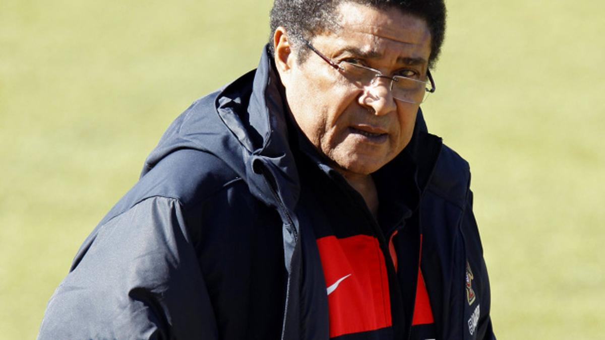 Portugal football legend Eusebio dies - The Hindu