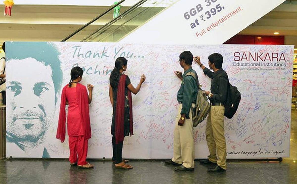 Sachin signs back a ‘thank you’ - The Hindu
