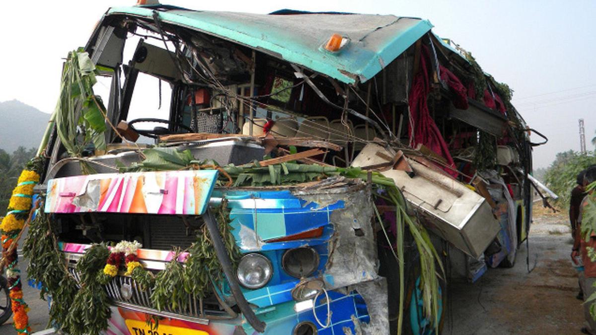 Four killed in bus-lorry collision near Ambur - The Hindu