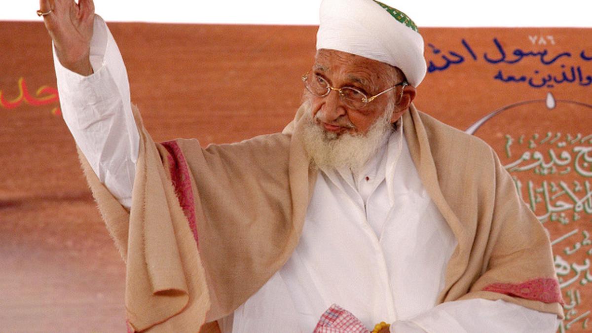 Bohra leader Syedna passes away - The Hindu