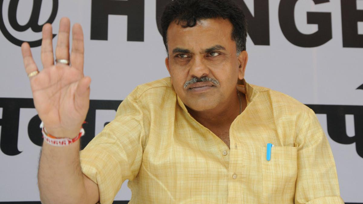 Nirupam ends fast after promise on power tariff cut in Mumbai - The Hindu