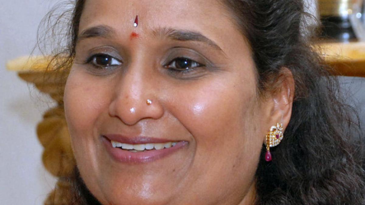 Geetha Shivarajkumar to take on Yeddyurappa in Shimoga - The Hindu