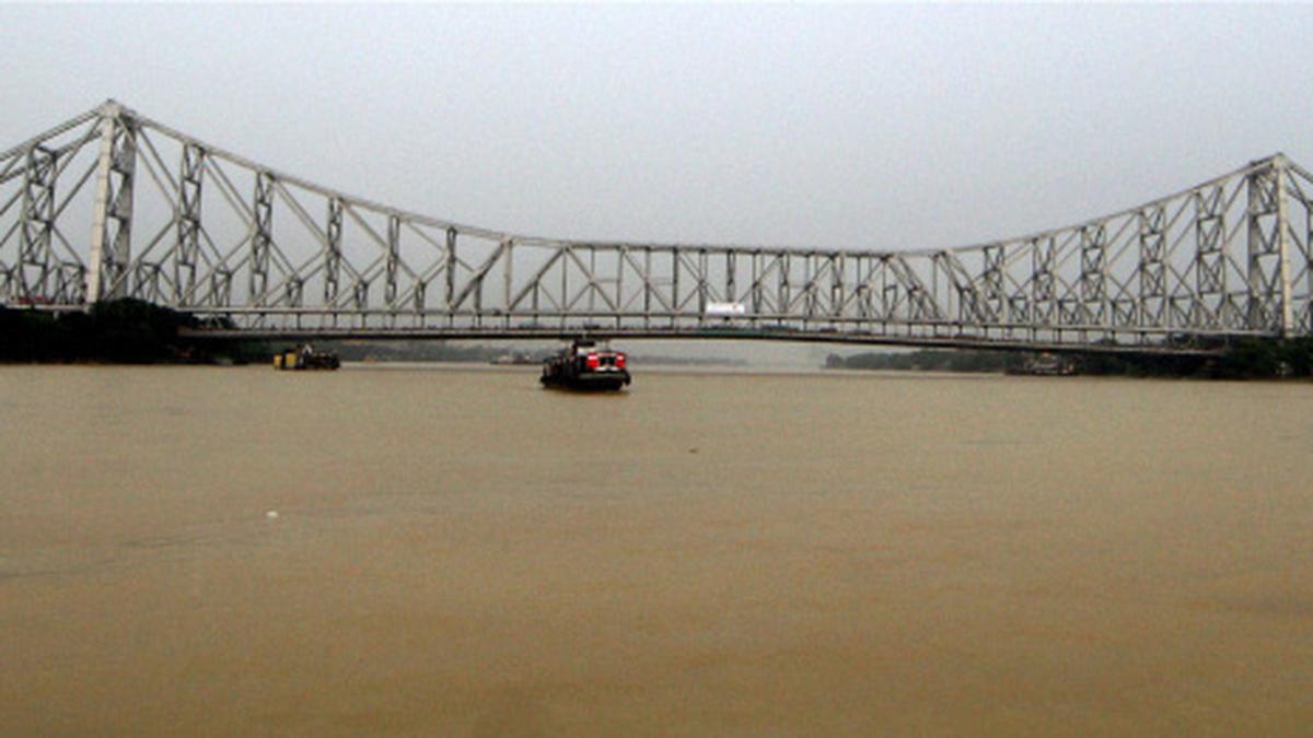 Howrah Bridge to get a fresh coat of paint - The Hindu