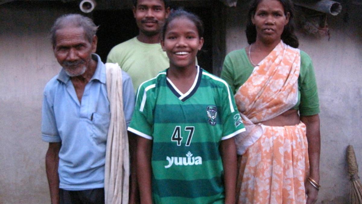 Jharkhand’s girl footballers wait for govt. land - The Hindu
