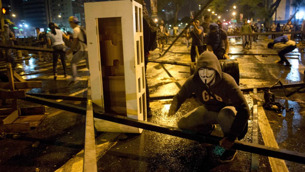 Violent clashes flare up in Venezuela - The Hindu