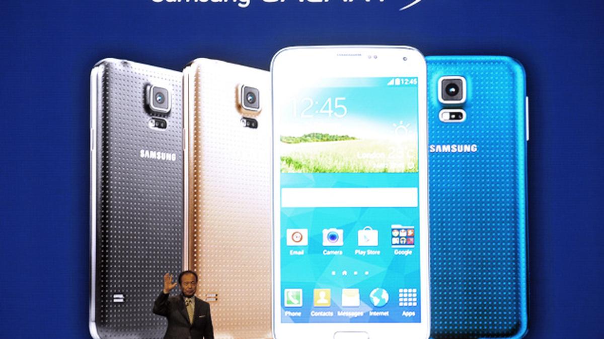 Samsung unveils Galaxy S5 in low-key affair - The Hindu