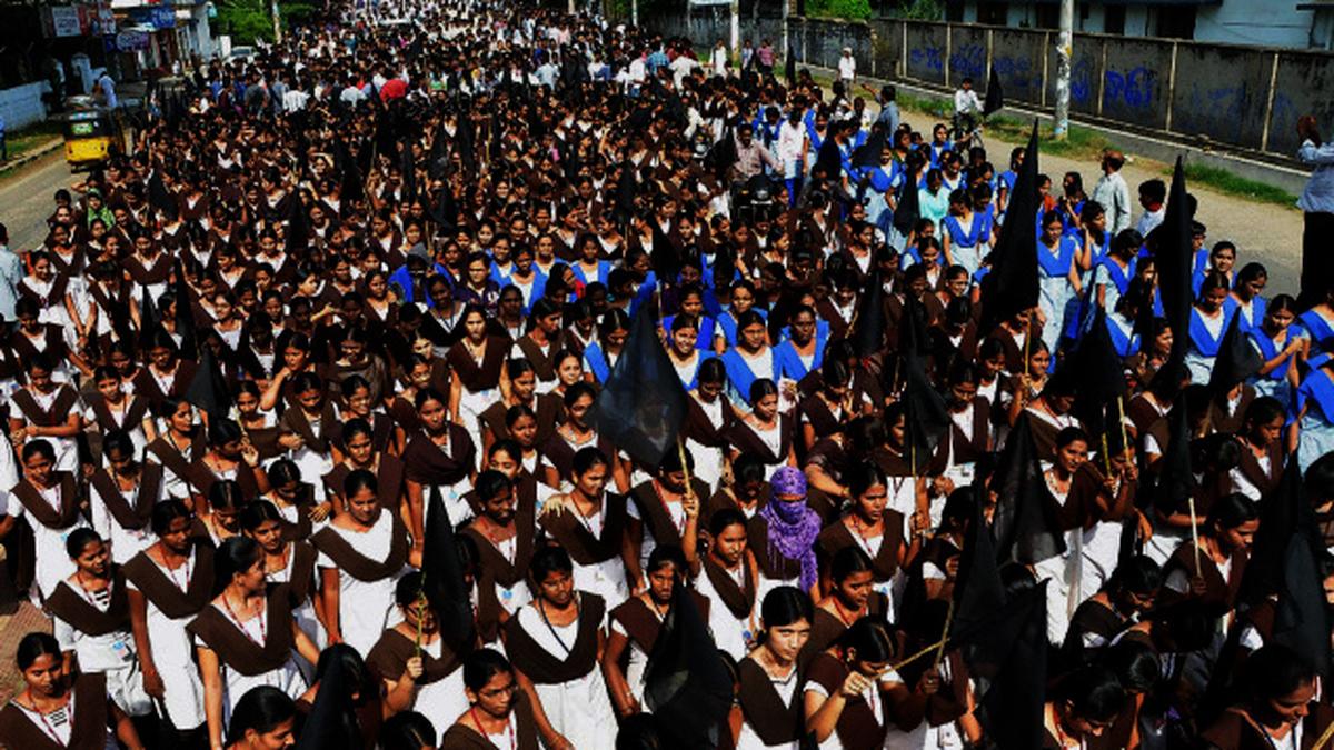 Protests rock Seemandhra region - The Hindu