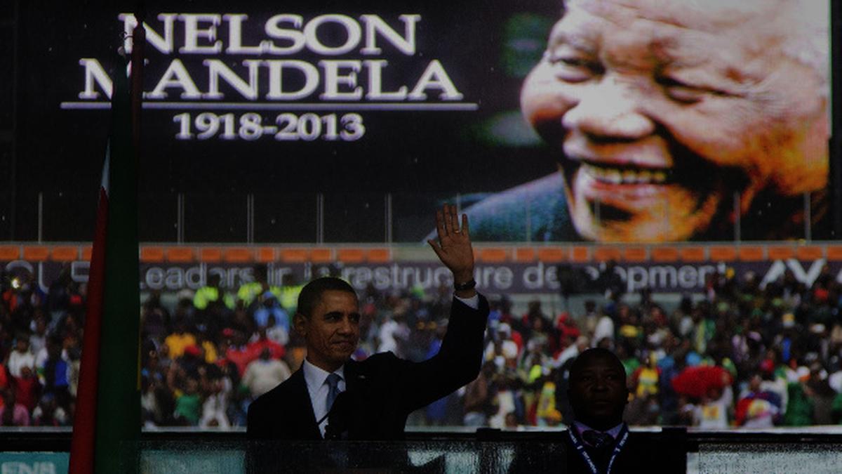 Mandela ceremony interpreter was 'fake' - The Hindu