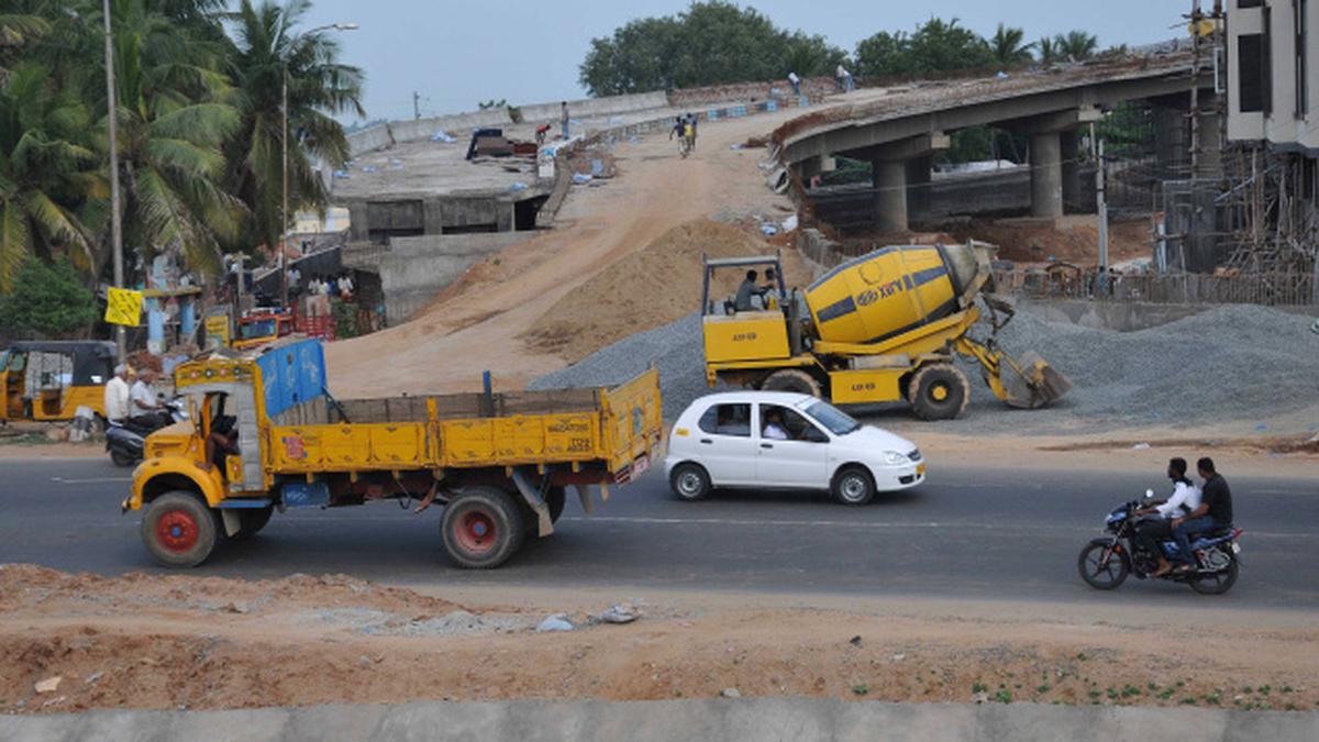 Junction improvement work near old Cauvery bridge after Pongal - The Hindu