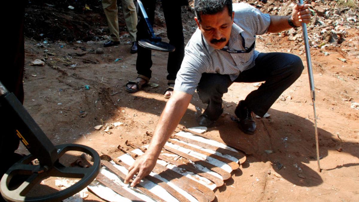 Swords recovered from near Marad - The Hindu