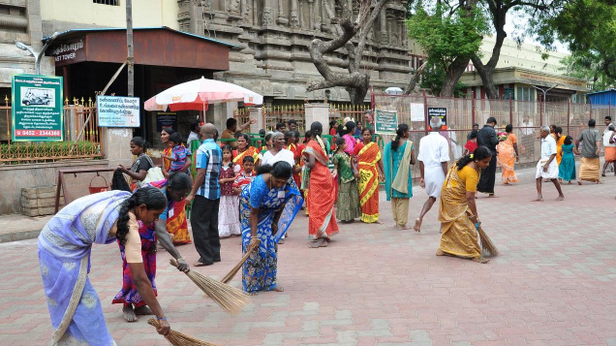 Clean-up drive on Chithirai streets - The Hindu