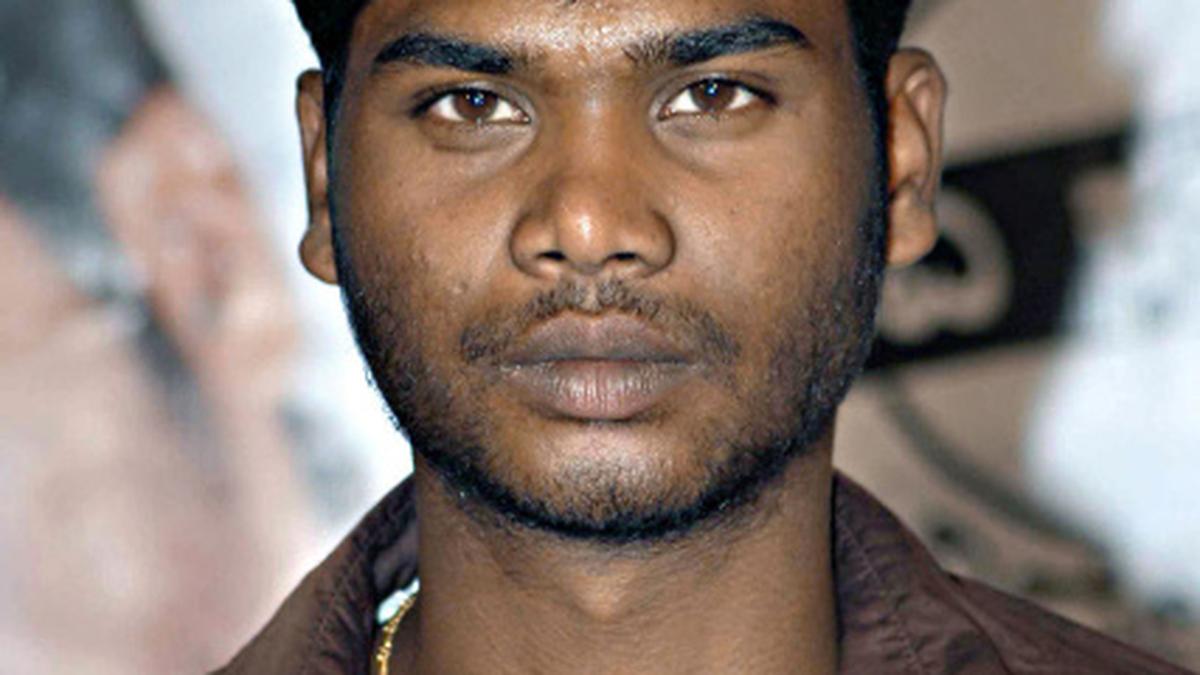 Tribal actor falls to his death in Mysore - The Hindu