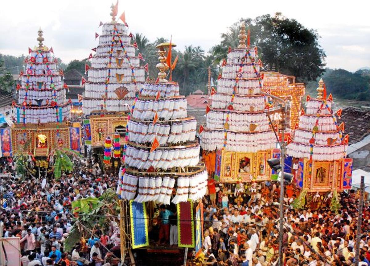 Kalpathy temple chariots set out on village tour - The Hindu