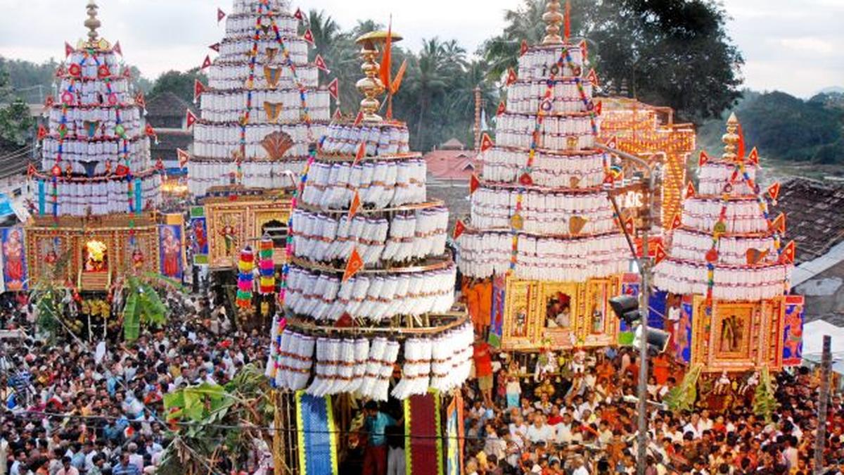 Kalpathy temple chariots set out on village tour - The Hindu