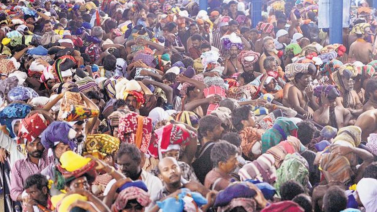 Sabarimala pilgrim influx makes crowd control a tough task - The Hindu