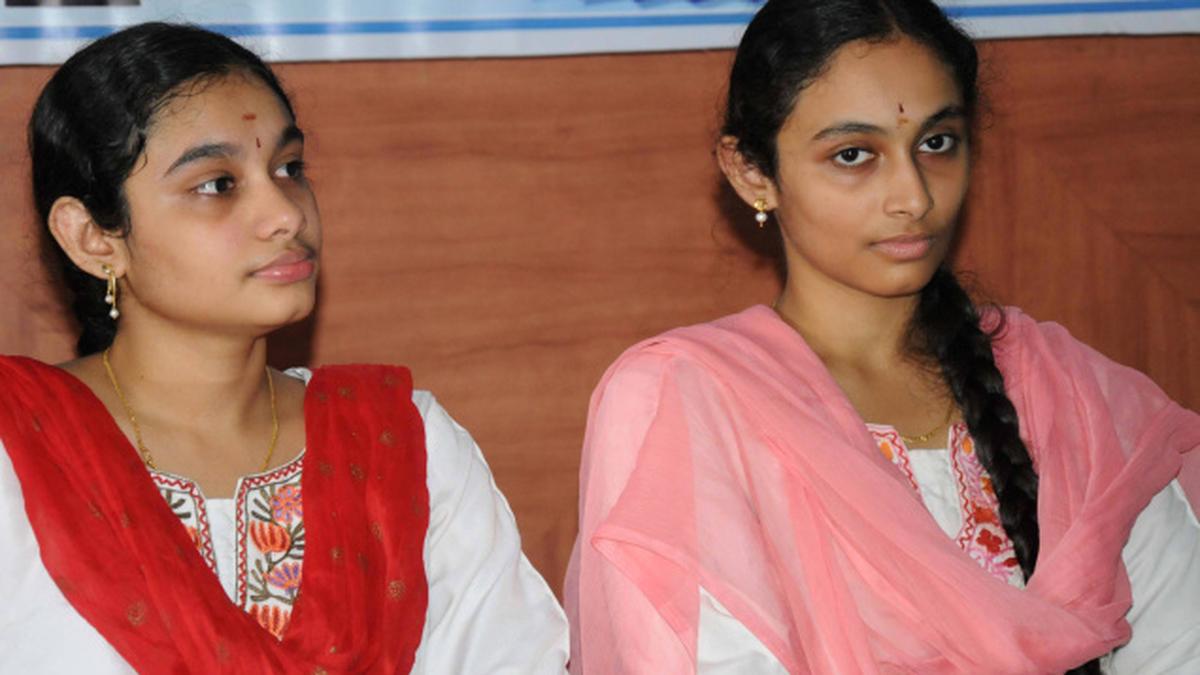 Vizag Sisters’ marathon Carnatic concert today - The Hindu