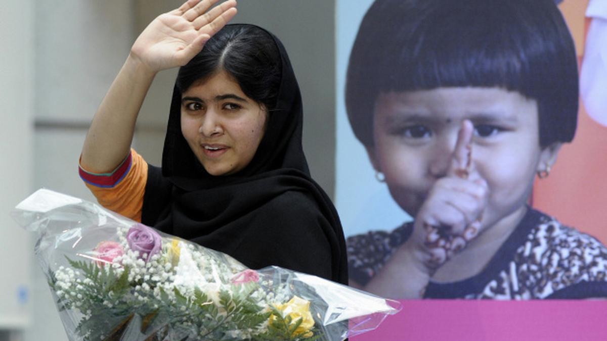 U.S. President meets Malala at the Oval Office - The Hindu