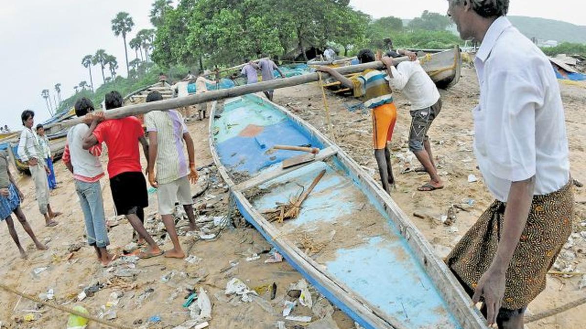 ‘Phailin’ comparable to 'Paradeep' super cyclone - The Hindu
