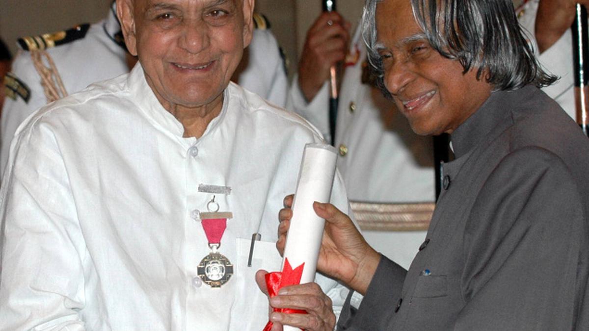 Mohan Dharia passes away - The Hindu